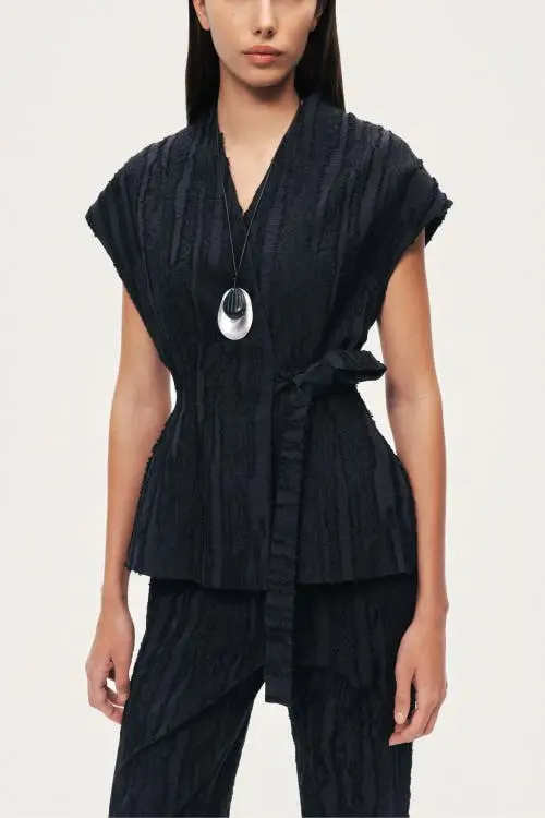NOCTURNE Textured Belted Vest