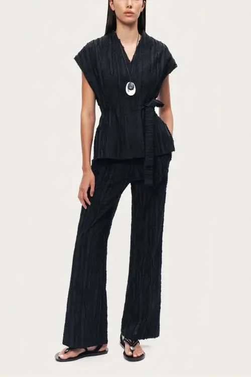NOCTURNE Textured Belted Vest