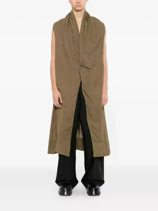 JULIUS Sleeveless Monk Coat