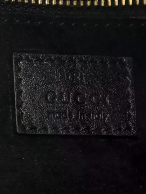 Gucci 2016-2026 Medium Gg Emblem Leather Shoulder Bag - Black