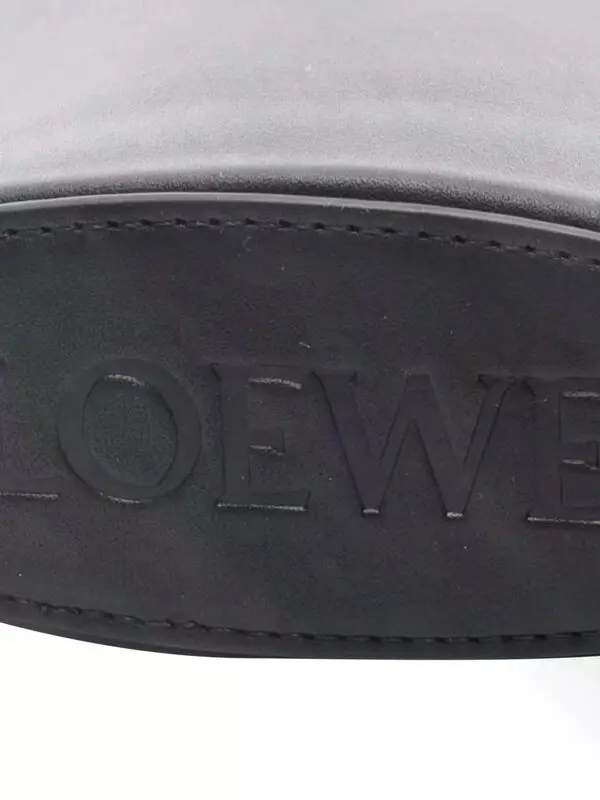 Loewe 2010-2026 Smooth Calfskin Pebble Pouch Crossbody Bag - Black