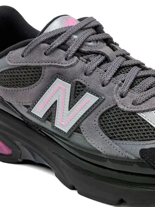 NEW BALANCE 2010 Logo Sneakers - Black
