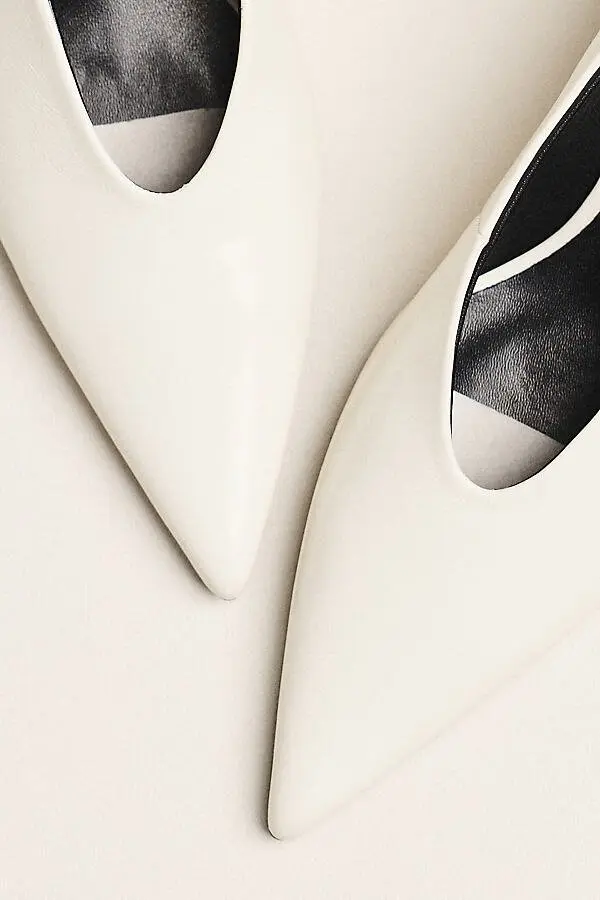 TONY BIANCO Pointed Toe Kitten Heel Pumps - Dove