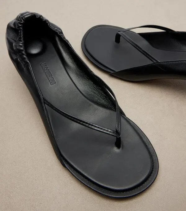 Jacquemus Leather Thong Sandals - Black