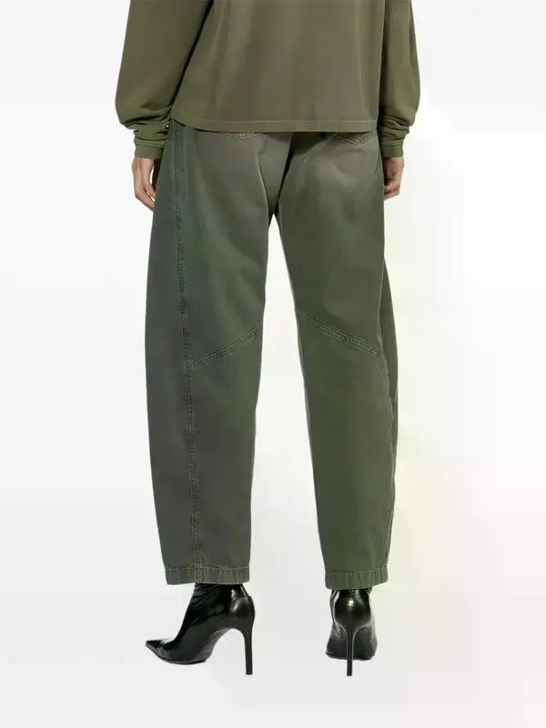 HALFBOY Tapered Jeans