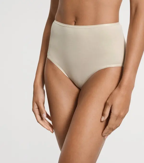 Hanro Cotton Seamless Maxi Briefs - Beige