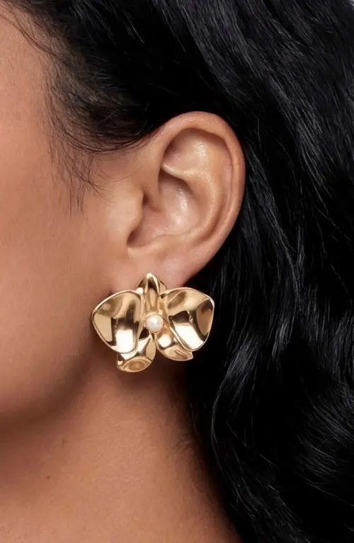 Ettika Freshwater Pearl Blossom Stud Earrings - Gold/pearl