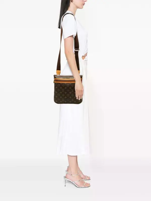 LOUIS VUITTON 2005 Monogram Bosphore Pochette