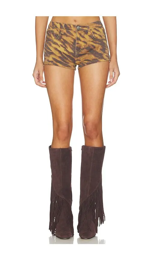 Superdown Linnea Short