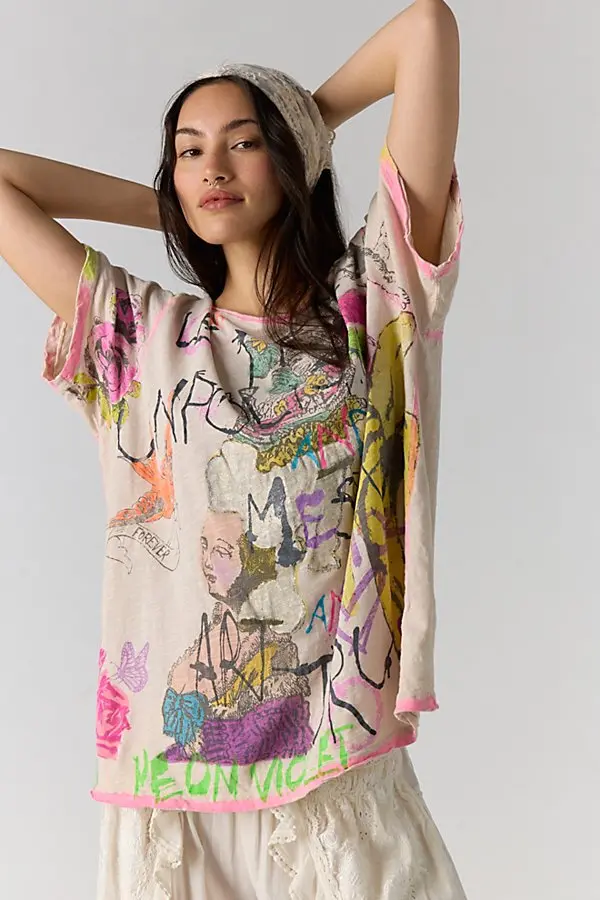 MAGNOLIA PEARL Oversized Graphic Tee - Moon