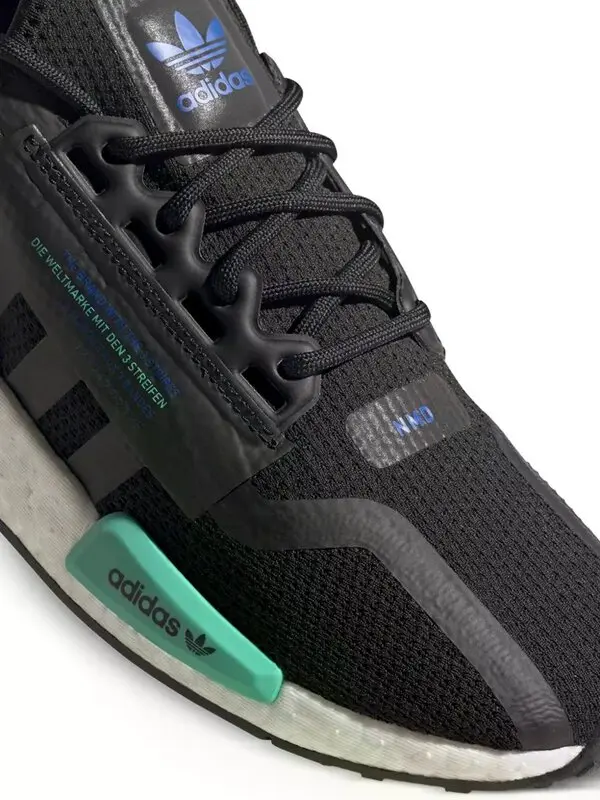 Adidas R1.v2 Sneakers