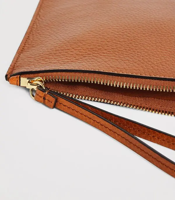 Chloé Leather Spin Zipped Pouch