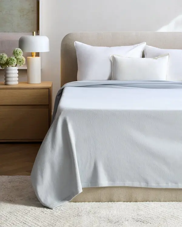 Quince Luxury Bed Blanket - Light Blue