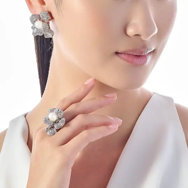 ANABELA CHAN Diamond And Cultured Pearl Blossom Stud Earrings