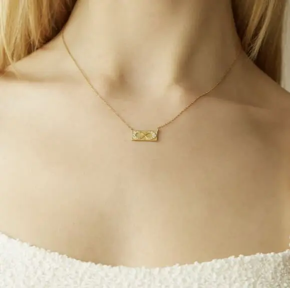 ELIZABETH MOORE Diamond And 18k Infinity Pendant Necklace