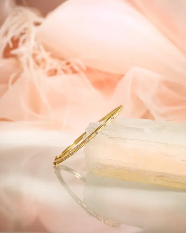 ELIZABETH MOORE Diamond & 18k Seven In A Row Bangle