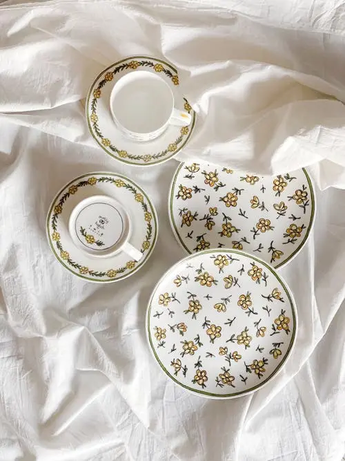 TWIG NEW YORK Heritage Daisy Chain Cup And Saucer