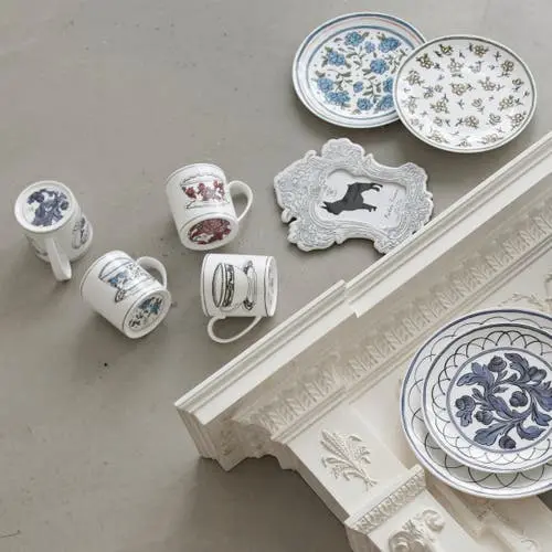TWIG NEW YORK Heritage Bachelor Button Salad Plate