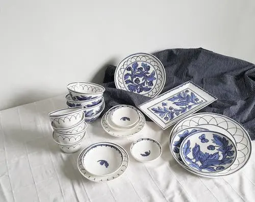 TWIG NEW YORK Heritage Blue Bird Dinner Plate