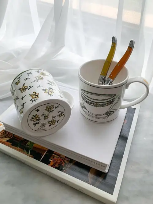 TWIG NEW YORK Heritage Daisy Chain Blooming Mug