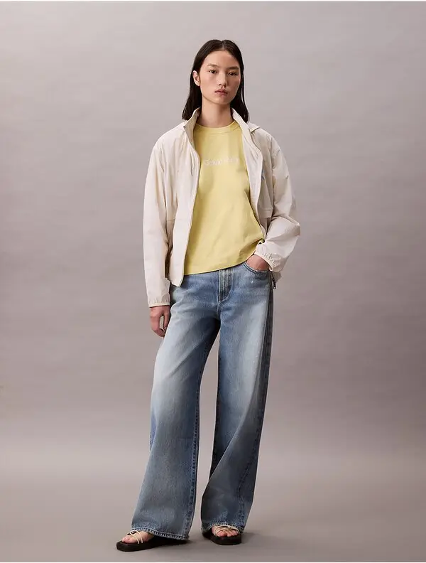 Calvin Klein Standard Logo Boxy Fit Crewneck T-shirt