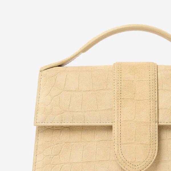 Jacquemus Le Grand Bambino Bag