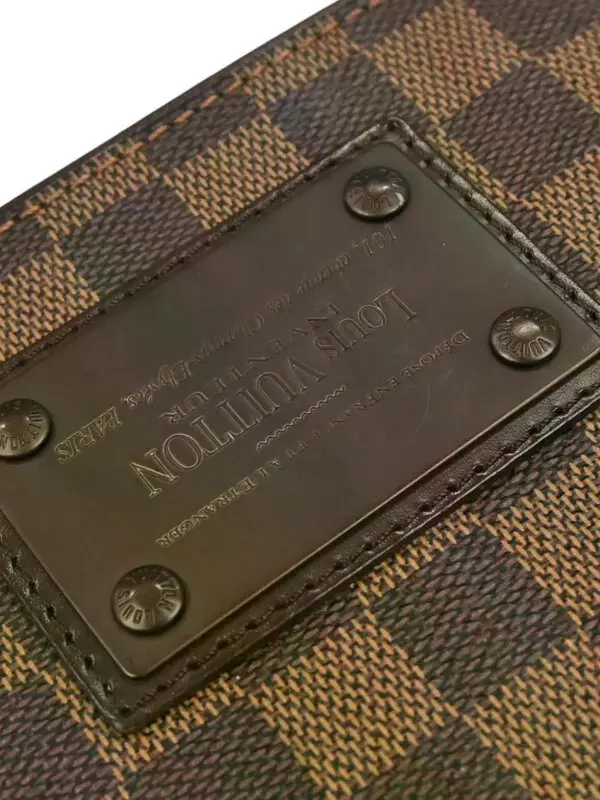 LOUIS VUITTON Damier Pattern Gm Brooklyn Messenger Bag