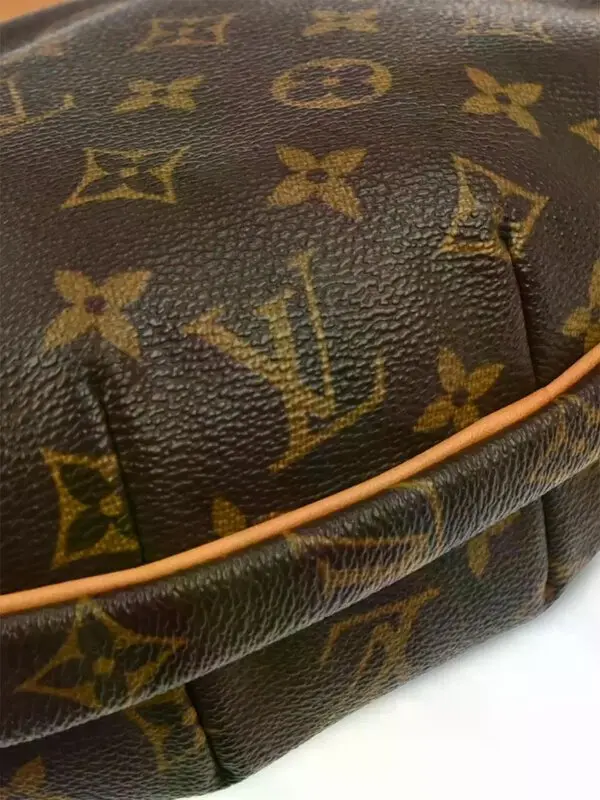LOUIS VUITTON 2003 Mm Croissant Monogram-canvas Shoulder Bag