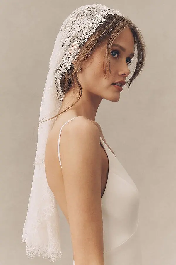 TWIGS & HONEY Beaded Lace Bridal Juliet Cap Veil - White