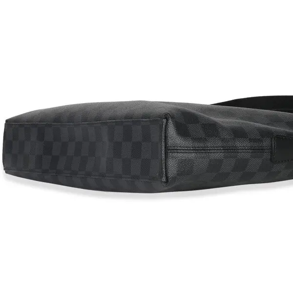 LOUIS VUITTON Damier Graphite Canvas Porte Documents Jour Nm - Black