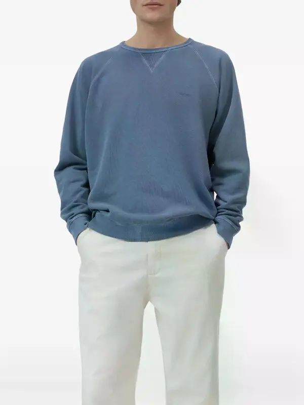 Closed Raglan Sweatshirt
