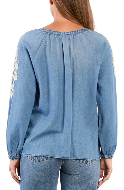 BILLY T Floral Embroidered Popover Top