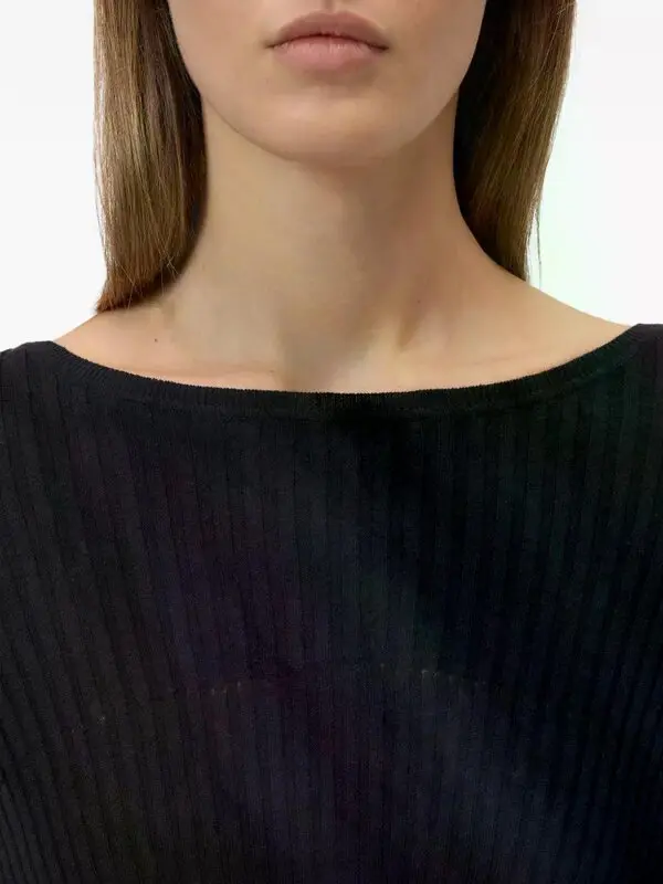 Closed Crew-neck Batwing Sweater