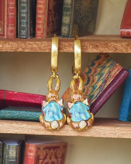 FABLE ENGLAND Peter Rabbit Reading Charm Huggie Earrings