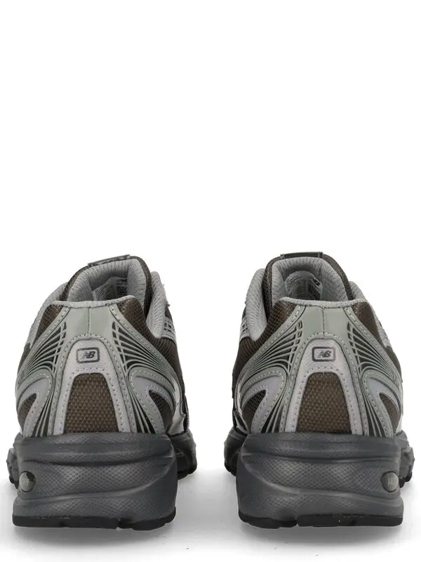NEW BALANCE 740 Sneakers - Black