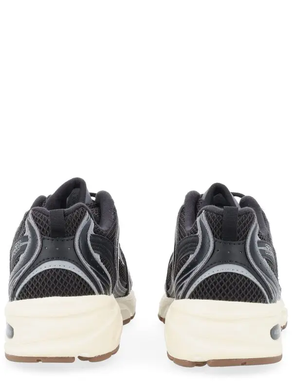 NEW BALANCE 530 Sneakers - Black