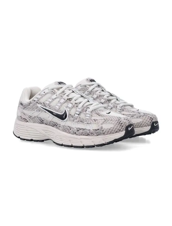 Nike Athletic Sneakers - Light Bone