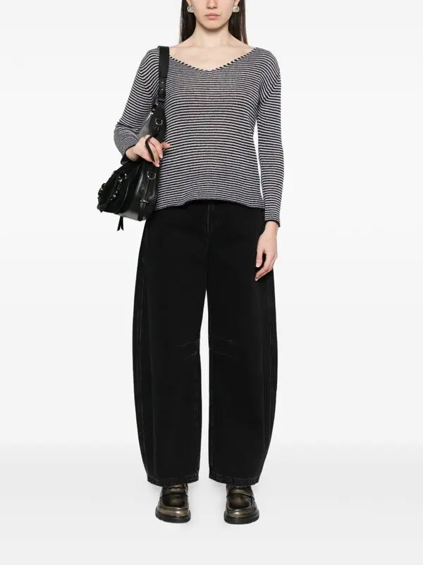 BEYOU Cashmere V-neck Sweater - Black