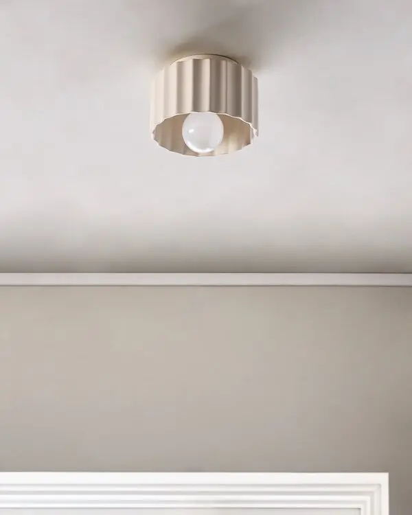 Quince Scalloped Ceramic Flush Mount / Sconce