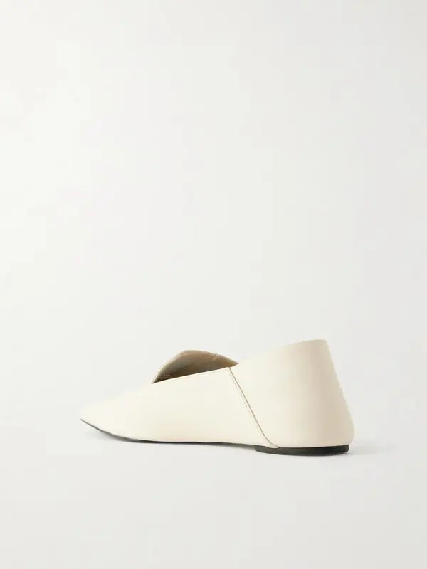 ST. AGNI Minimal Flat Leather Loafer - Neutrals