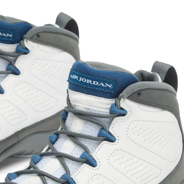 JORDAN 9 Retro Sneaker - White/blue/grey