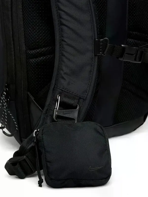Nike Embroidered Swoosh Zip-fastening Backpack