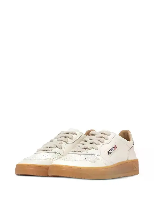 AUTRY Medalist Low Leather Sneakers