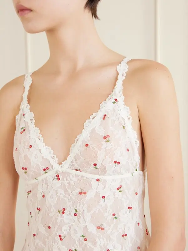 SKIMS Valentine's Day Lace Set - Neutrals