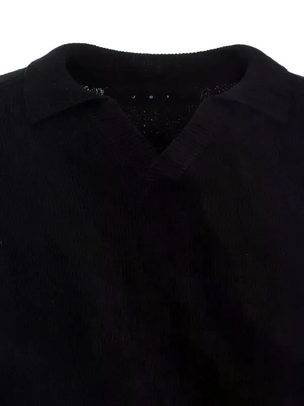 JG1 Short Sleeve V-neck Knit Top