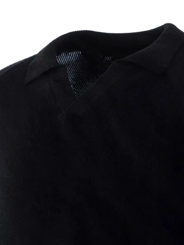 JG1 Short Sleeve V-neck Knit Top