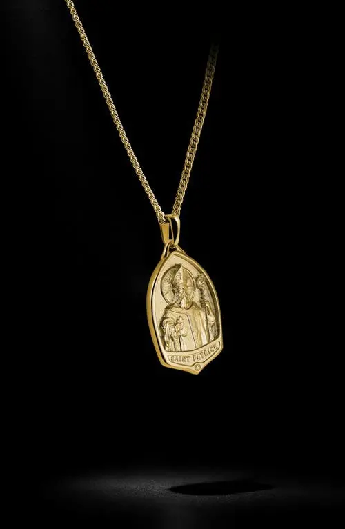 VINCERO Saint Patrick Pendant Necklace - Gold