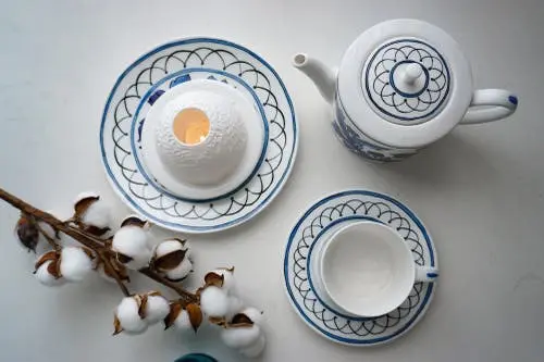 TWIG NEW YORK Heritage Blue Bird Teapot