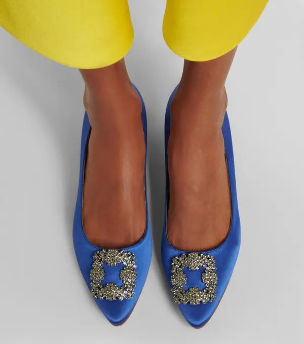 Manolo Blahnik Hangisi Embellished Satin Pumps - Blue