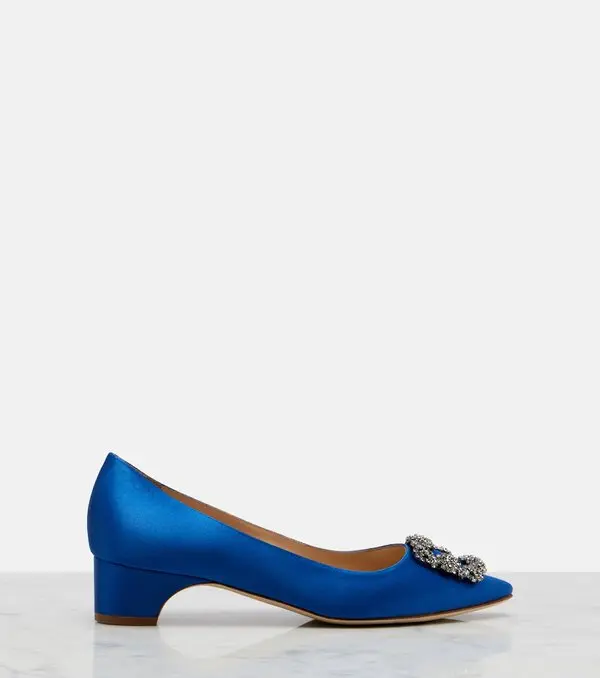 Manolo Blahnik Hangisi Embellished Satin Pumps - Blue
